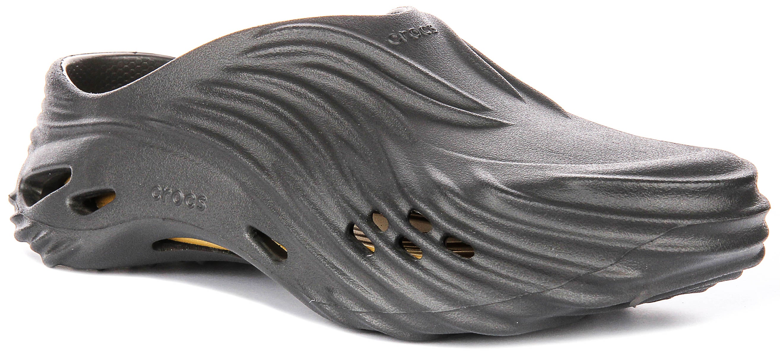 Crocs Echo Wave In Black | Back Strap Rubber Closed Toe Clog – 4feetshoes